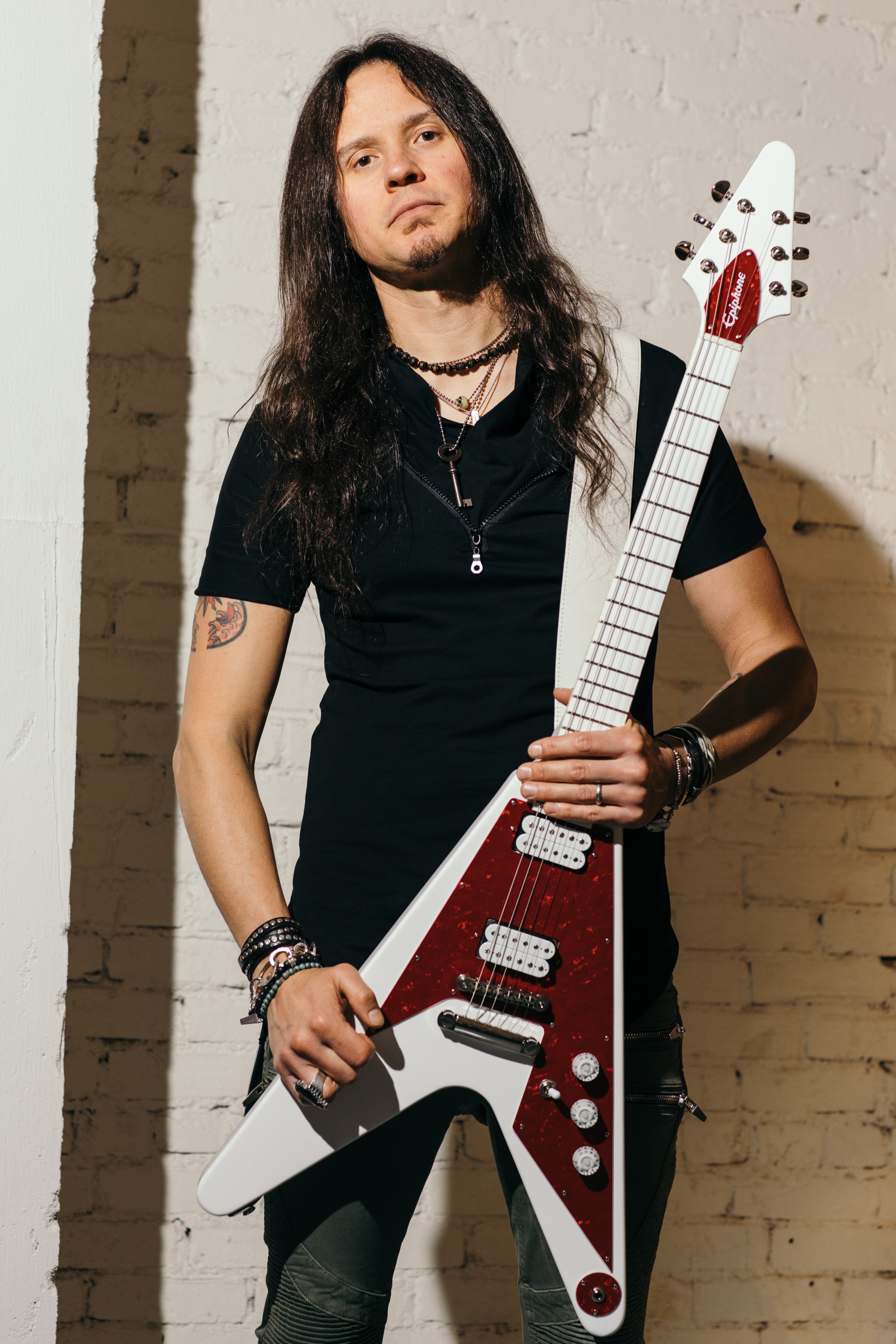 Epiphone presents ‘Ltd. Ed. Dave Rude Flying V Outfit’ – Bionic Buzz