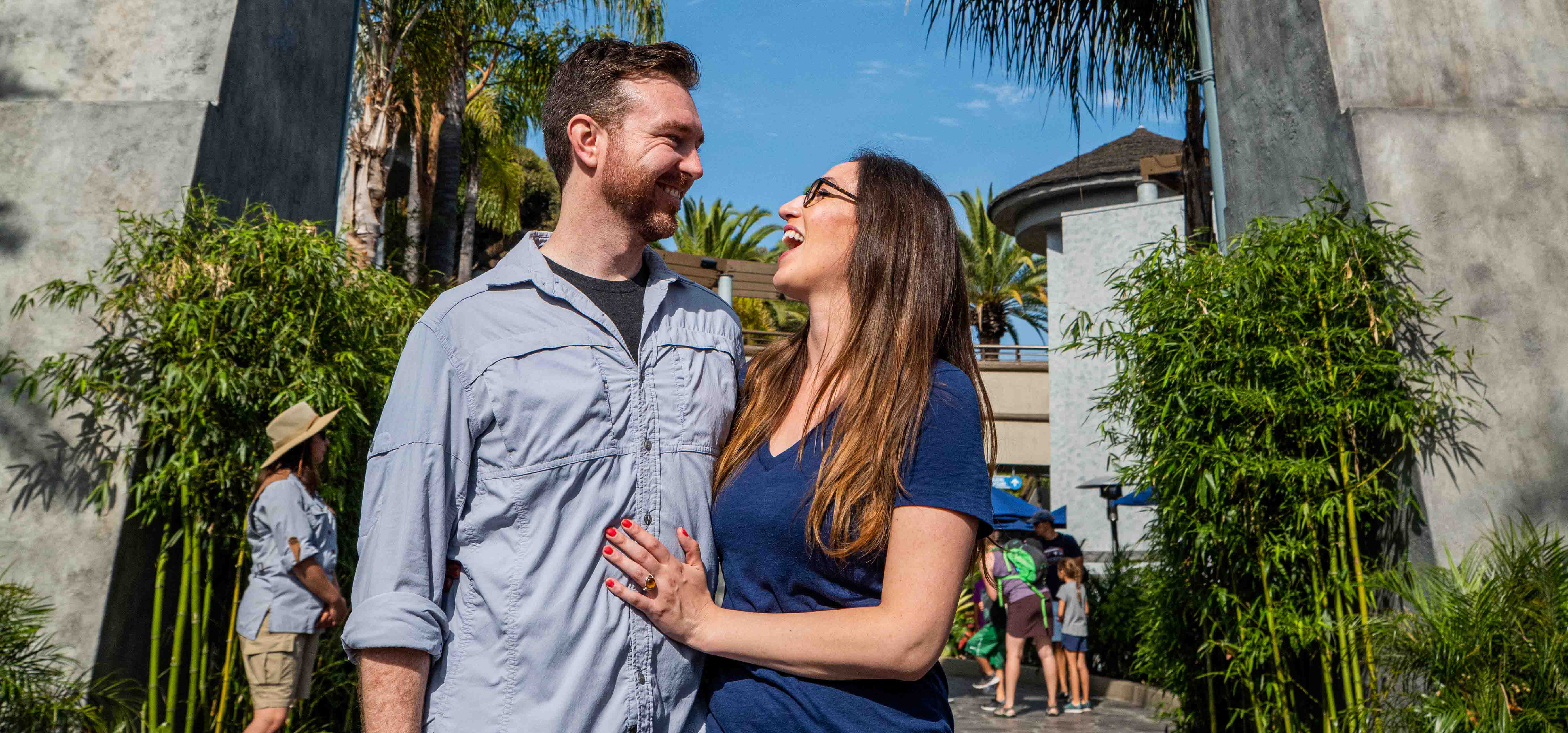 Jurassic World - The Ride - Surprise Proposal Couple Returns – Bionic Buzz